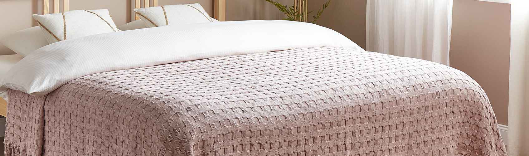 How to Dress Your Bed Like a Pro | Beliani.co.uk