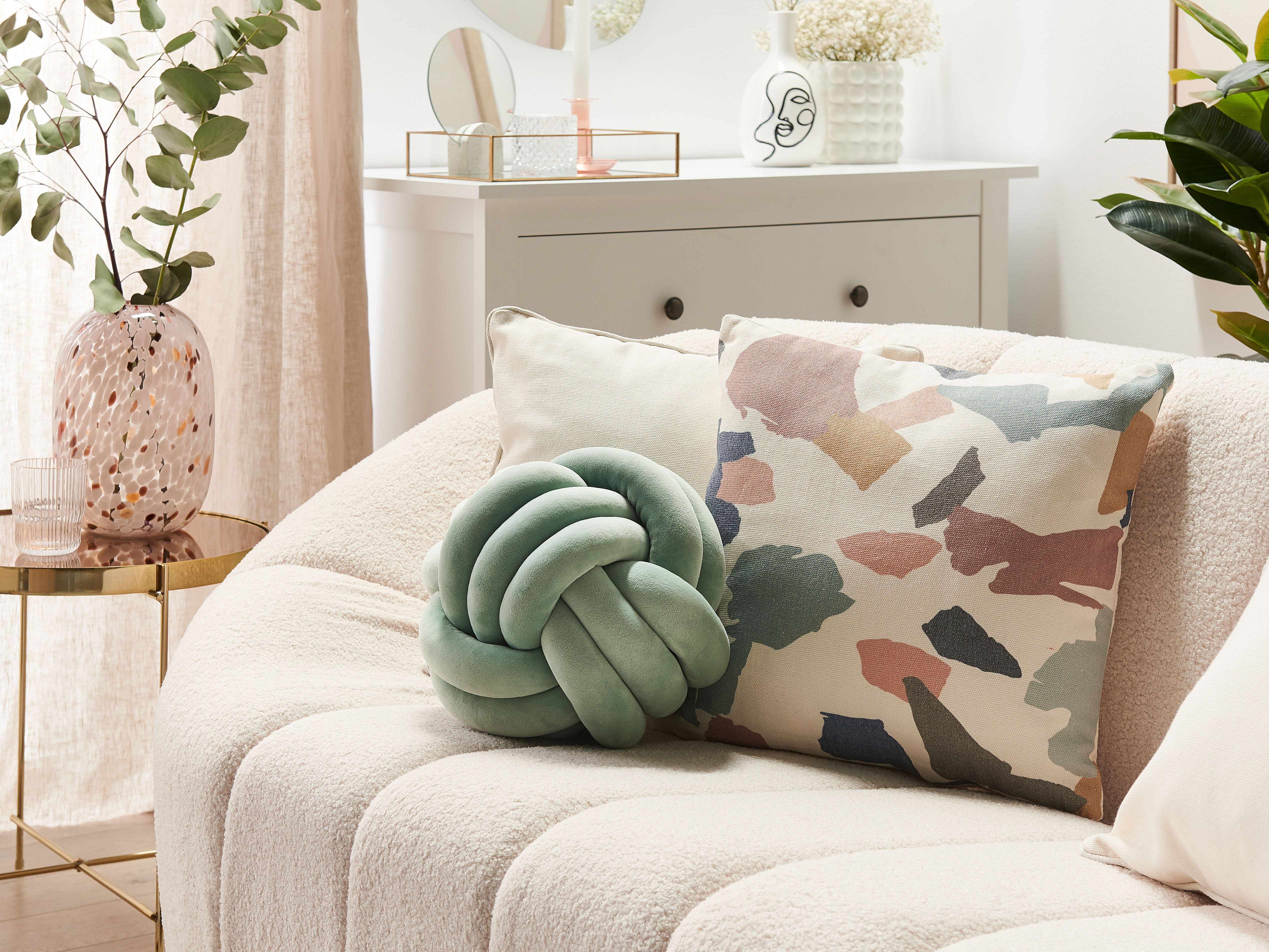 How to Mix and Match Scatter Cushions Like a Pro | Beliani.co.uk